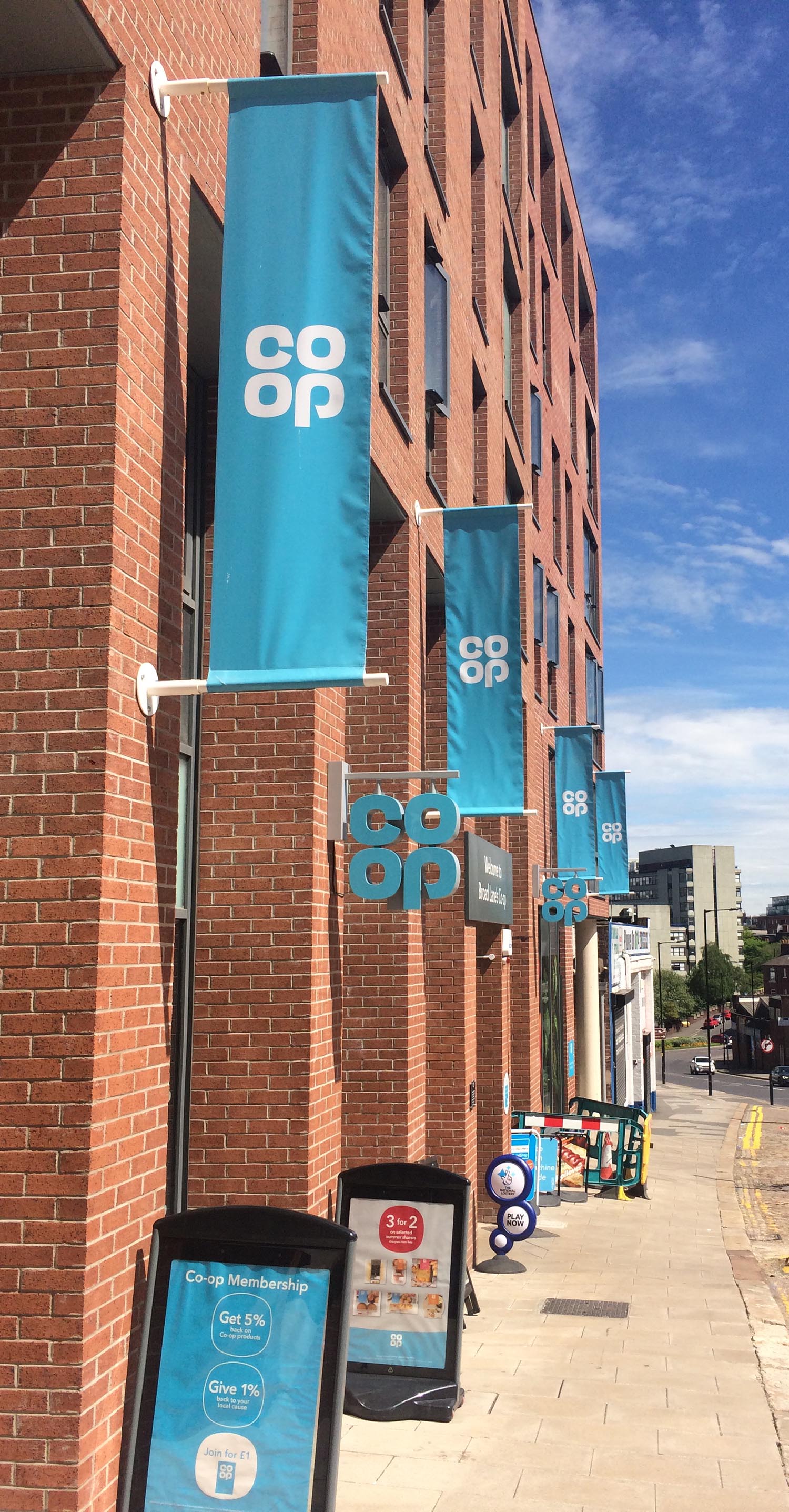 Small but Mighty – Standard Duty Wall Mounted Banners | Banner Box